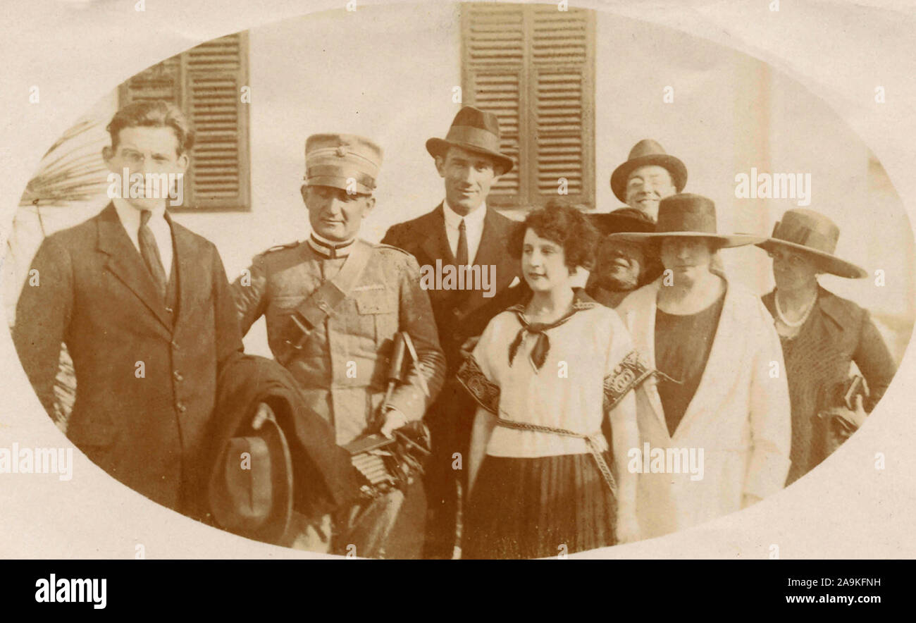 Women uniform 1920s war hi-res stock photography and images - Alamy