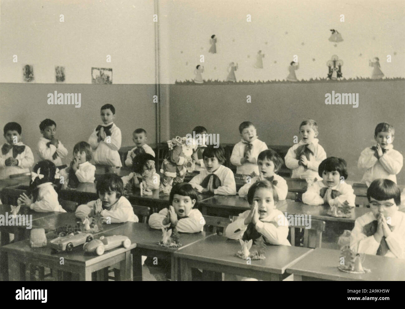 1960s classroom elementary hi-res stock photography and images - Alamy