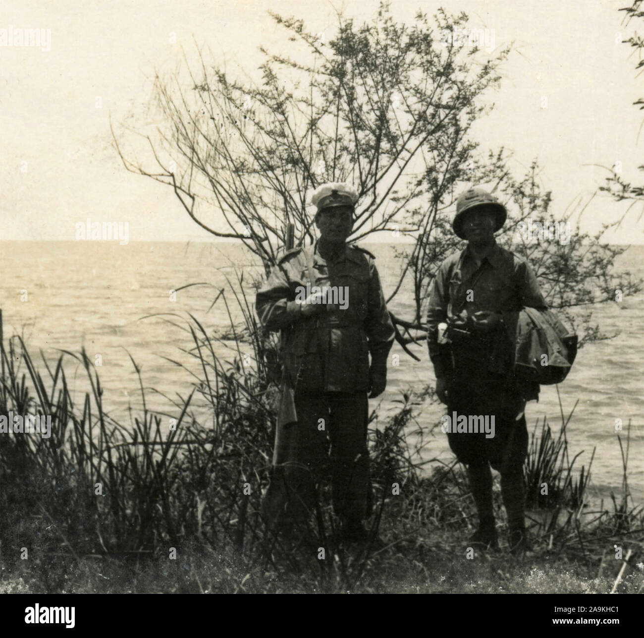 Colonial uniforms hi-res stock photography and images - Alamy