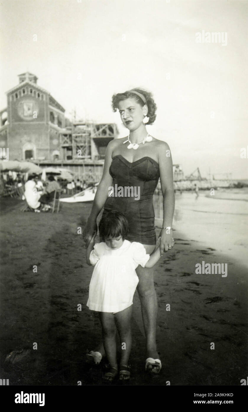 1960s mother daughter hi-res stock photography and images - Alamy