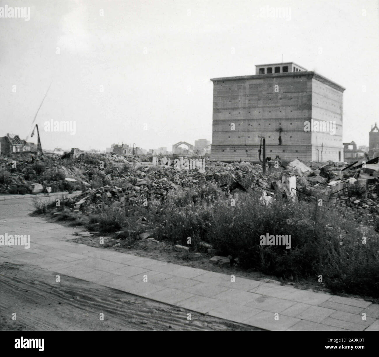 War destruction buildings hi-res stock photography and images - Alamy