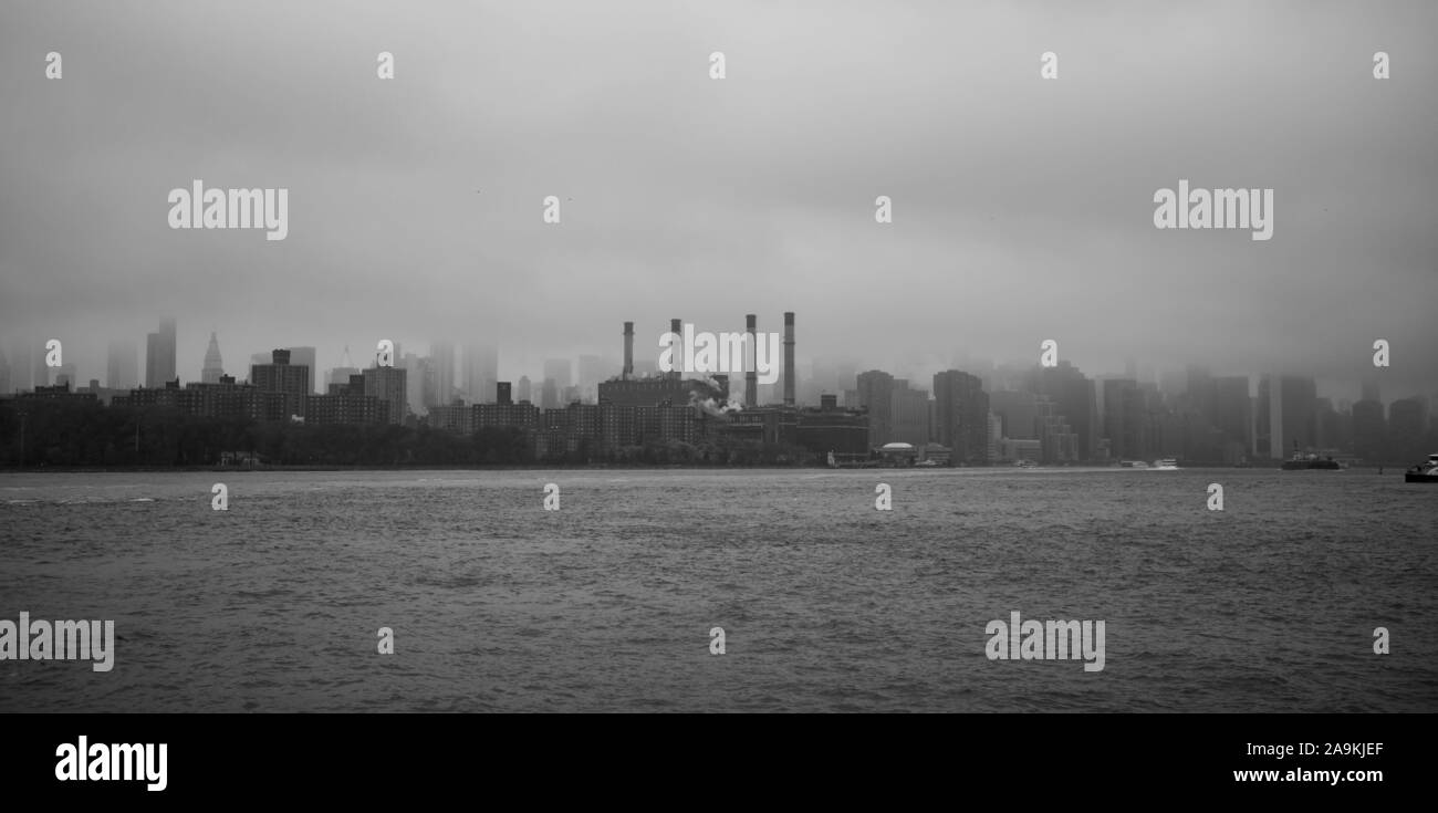 Factory skyline hi-res stock photography and images - Alamy