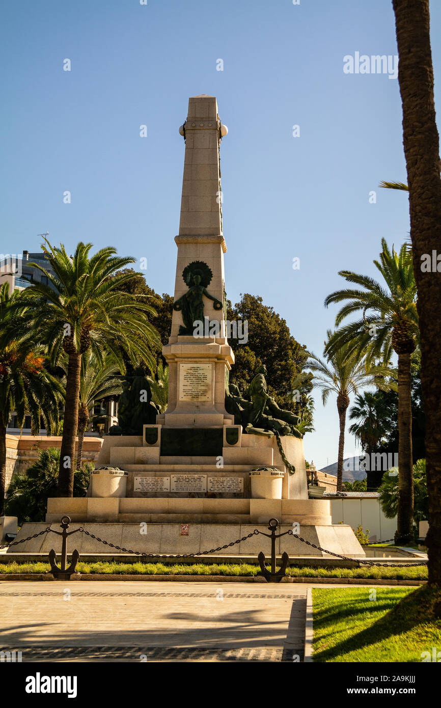 Statue to Heroes Stock Photo - Alamy