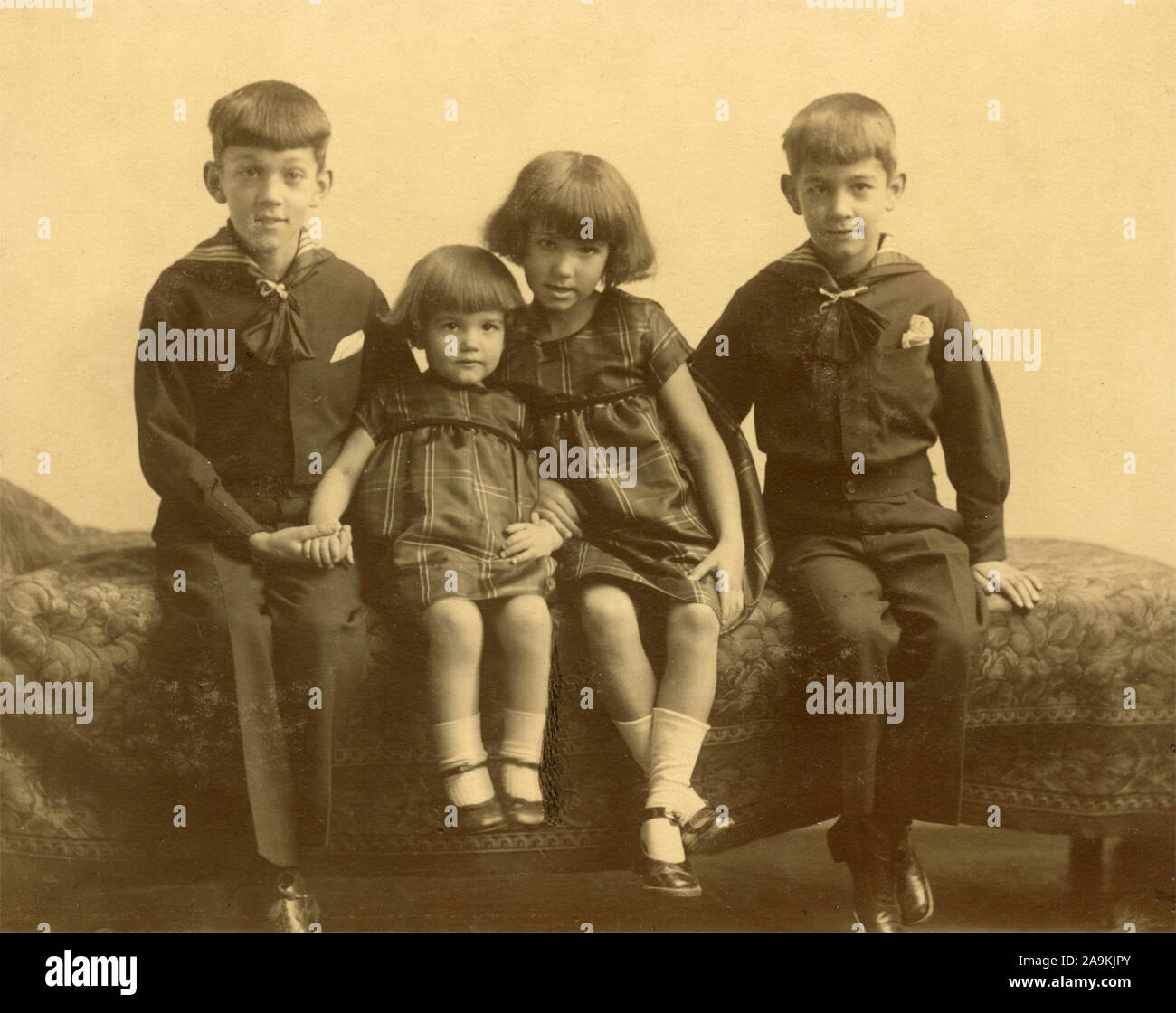 Four and two hi-res stock photography and images - Alamy