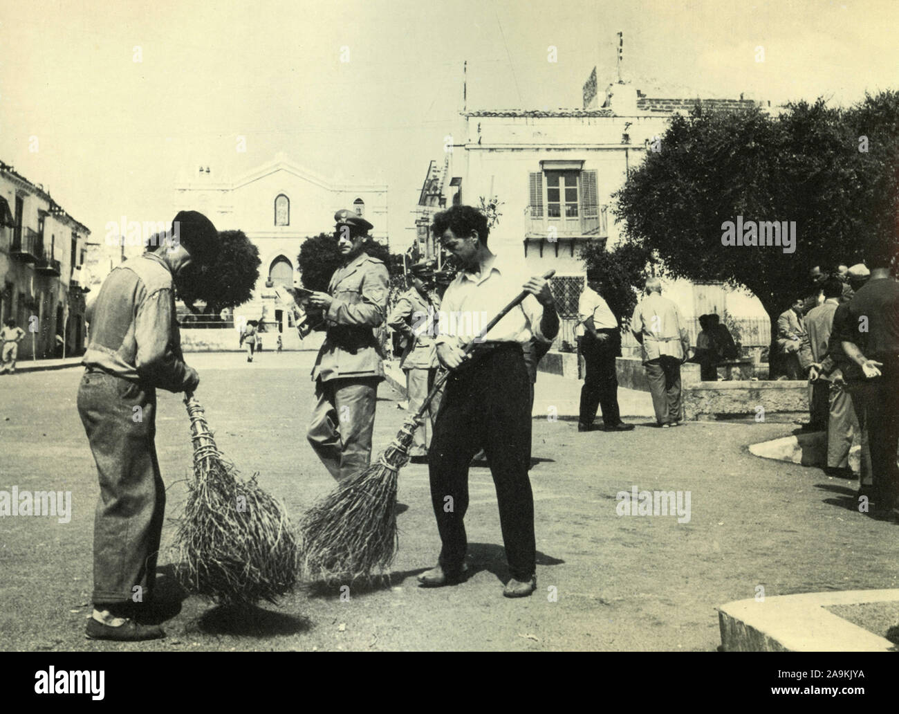 1950s work hi-res stock photography and images - Alamy