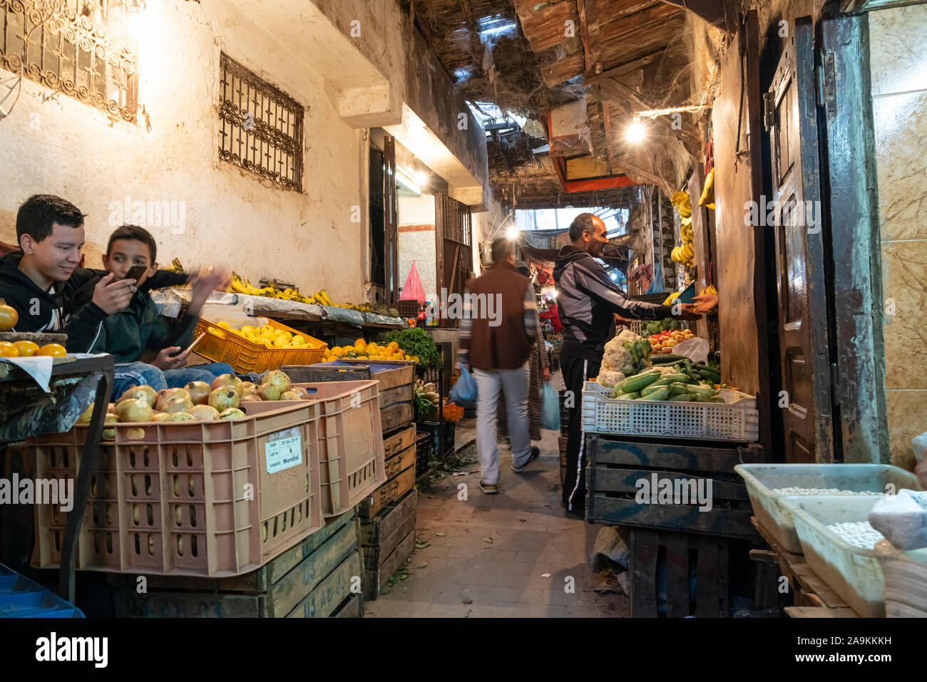 Fruit vendor morocco hi-res stock photography and images - Alamy