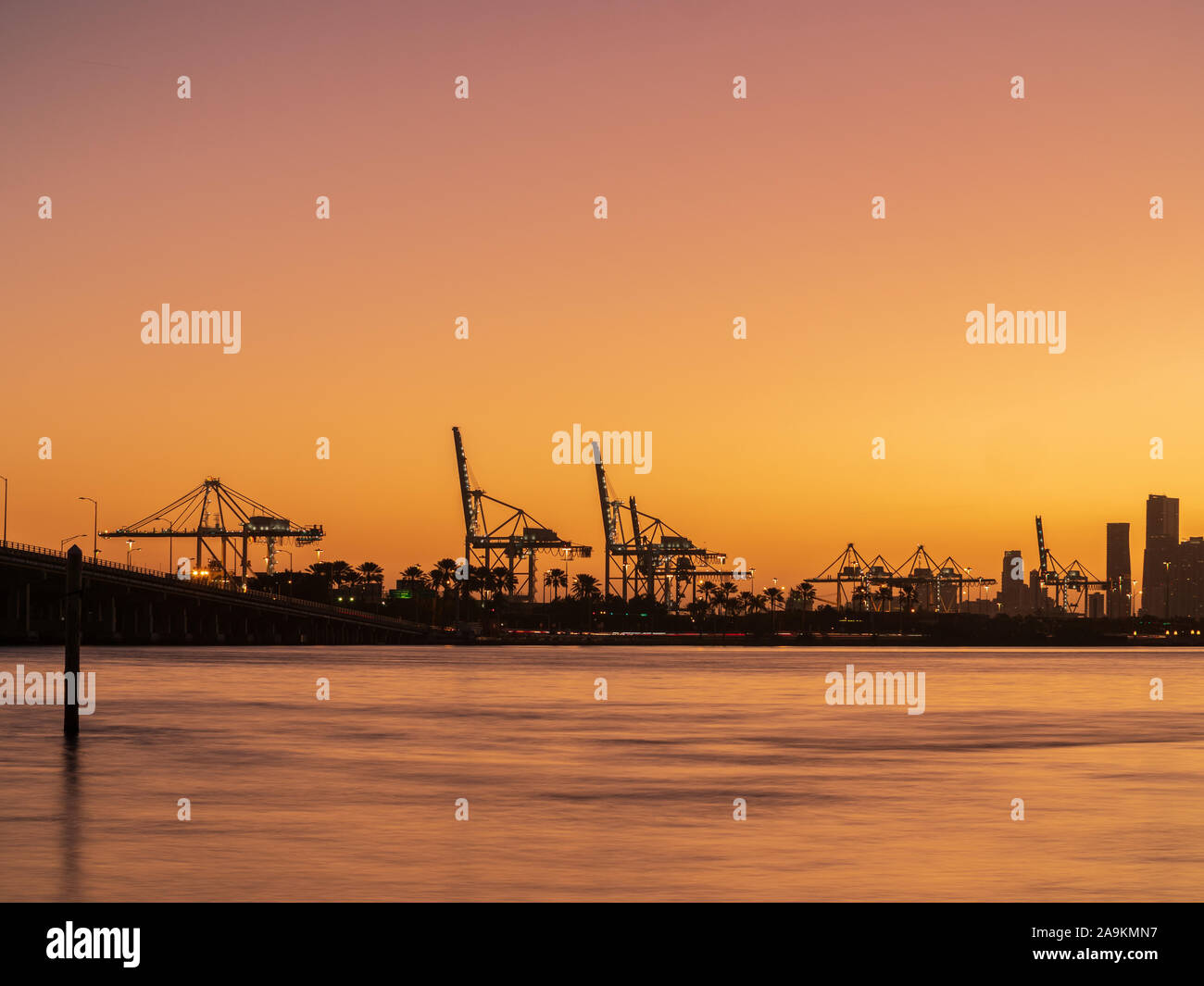 Harbour usa travel transportation hi-res stock photography and images ...