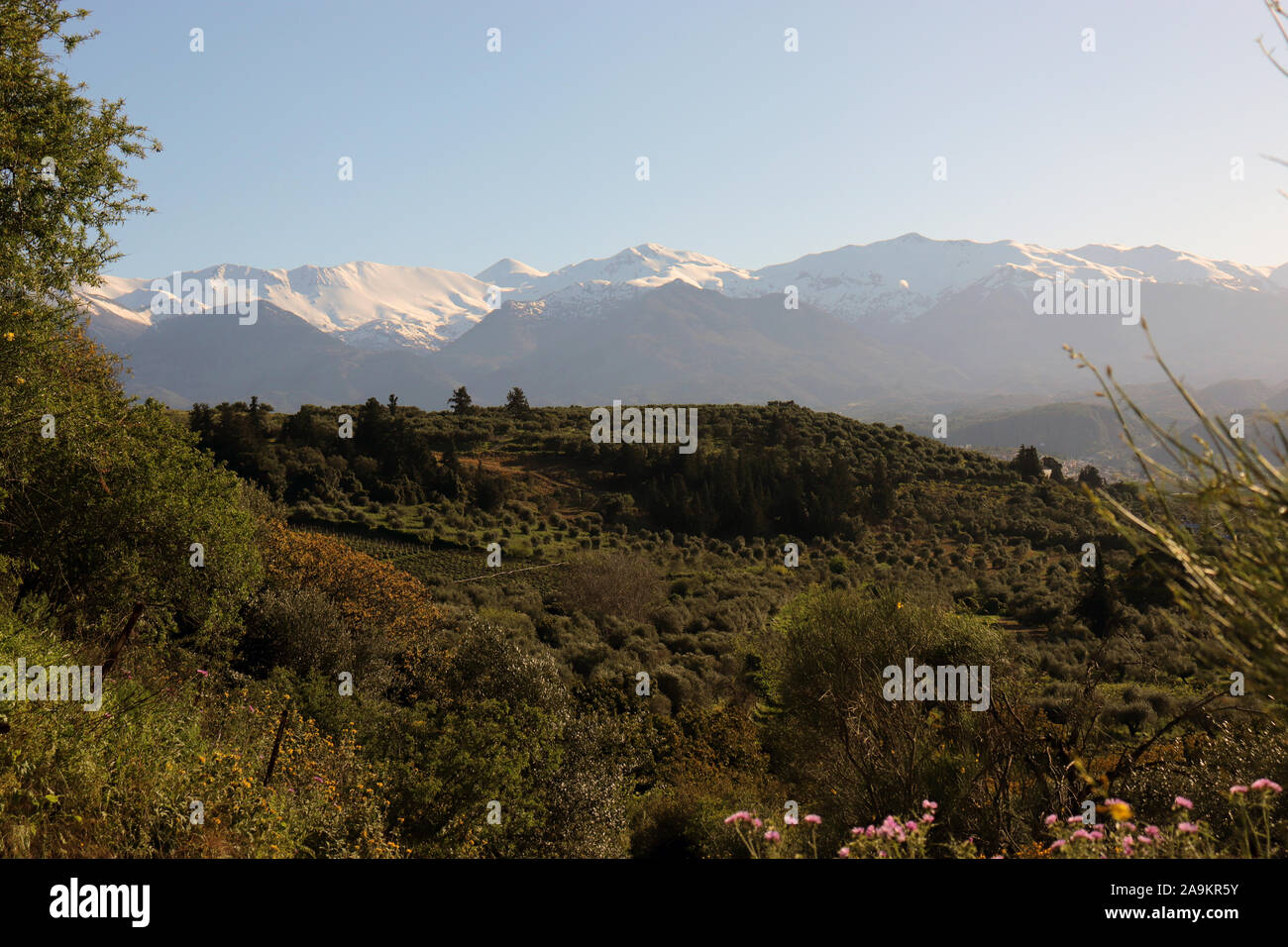 White mountains of crete clouds hi-res stock photography and images - Alamy