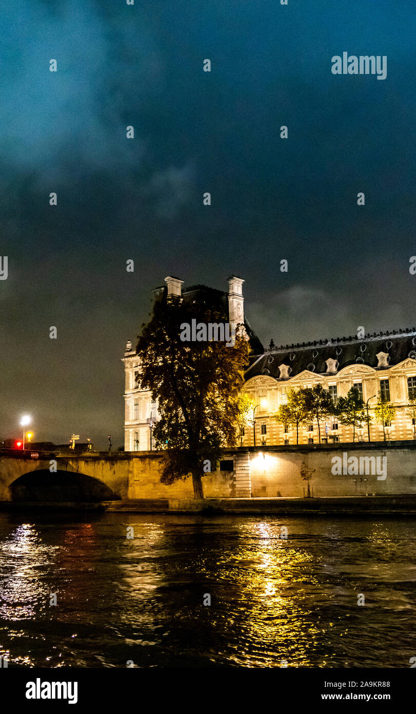 Paris by night, famous buildings Stock Photo - Alamy