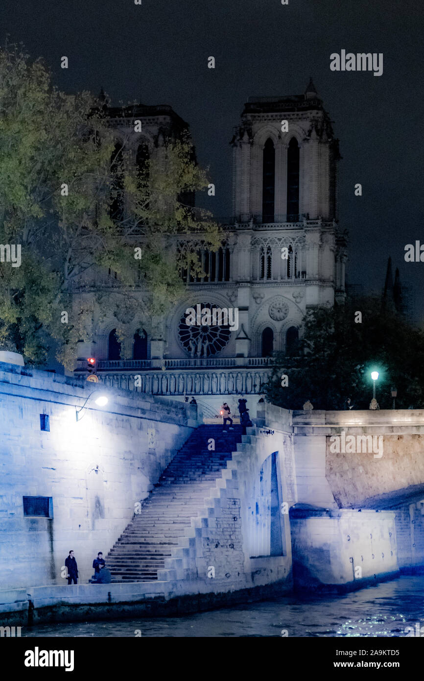Paris by night, famous buildings Stock Photo - Alamy