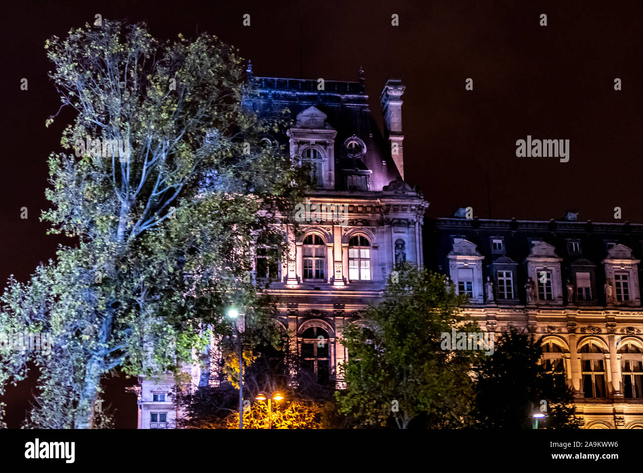 Paris by night, famous buildings Stock Photo - Alamy