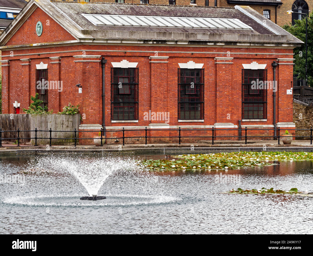 Old wapping hi-res stock photography and images - Alamy
