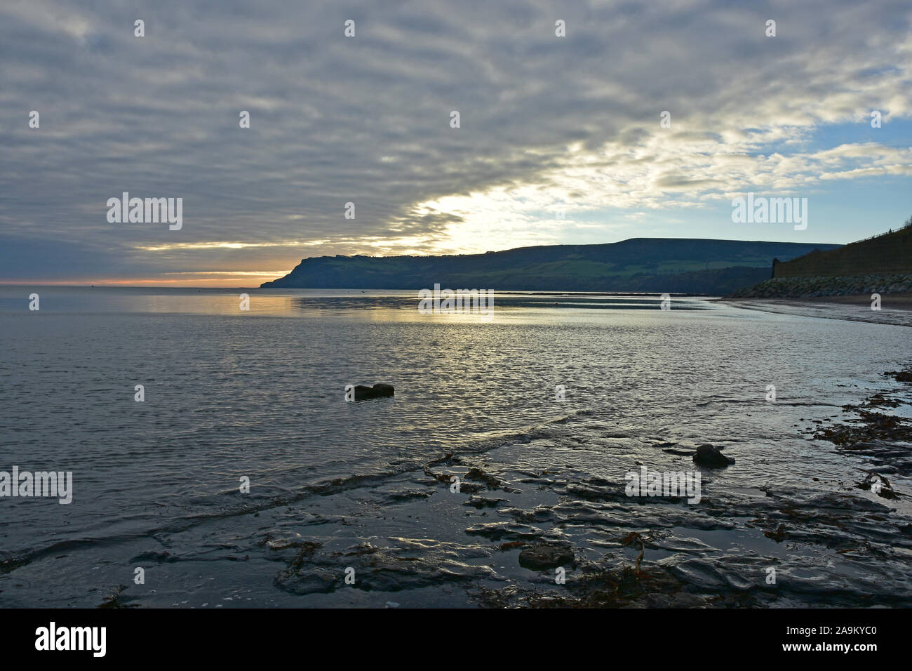 Sunrise robin hoods bay hi-res stock photography and images - Alamy