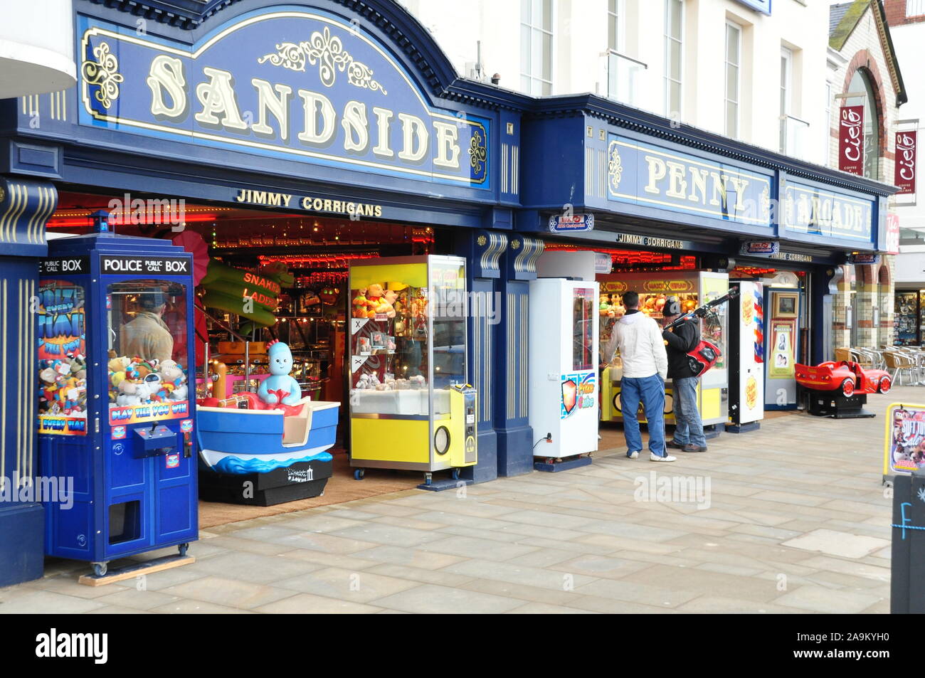 Amusements in scarborough hi-res stock photography and images - Alamy