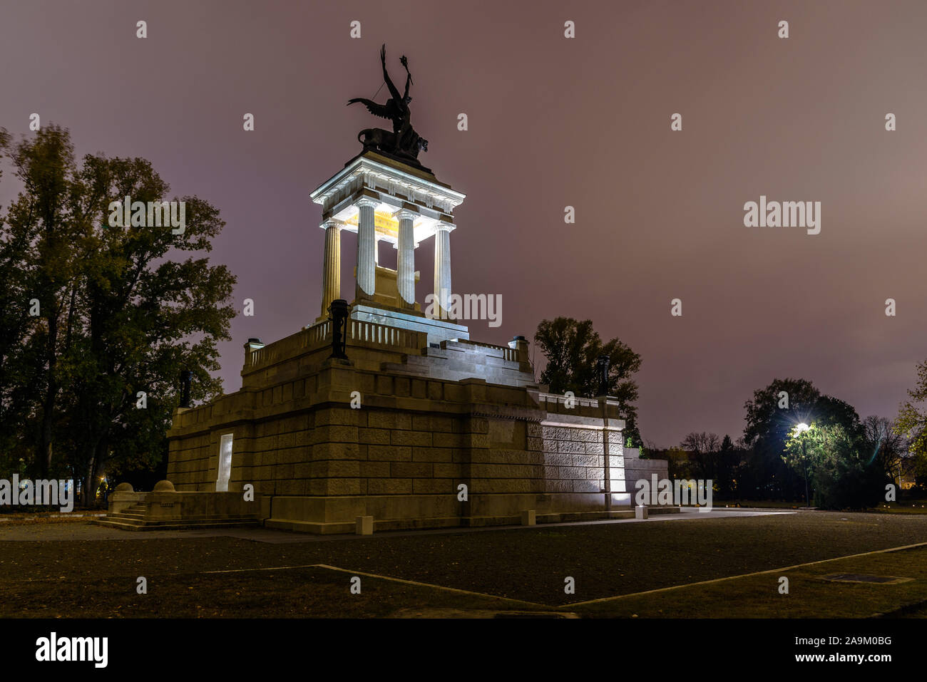 The mausoleum of Hungarian statesman Lajos Kossuth in the Kerepesi ...