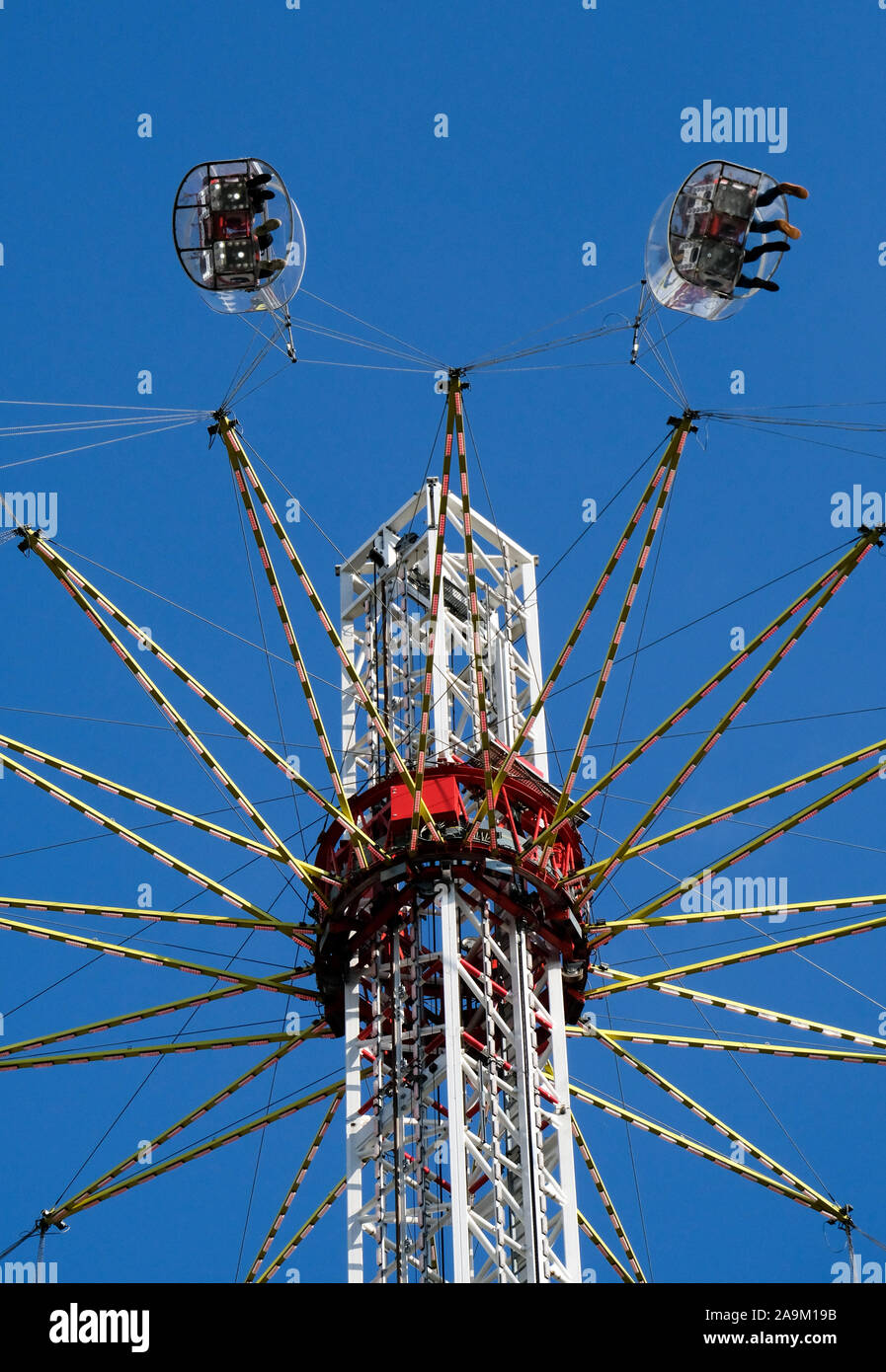 Southbank, London, UK. 16th November 2019. The Winter Starflyer ride on ...
