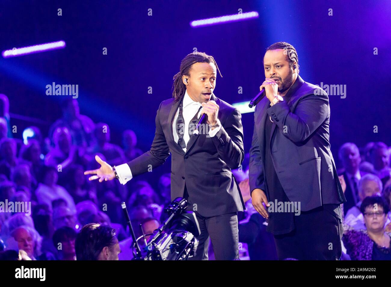 Offenburg, Germany. 15th Nov, 2019. The musicians of the band Madcon ...