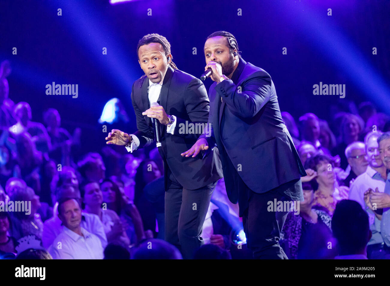 Offenburg, Germany. 15th Nov, 2019. The musicians of the band Madcon ...