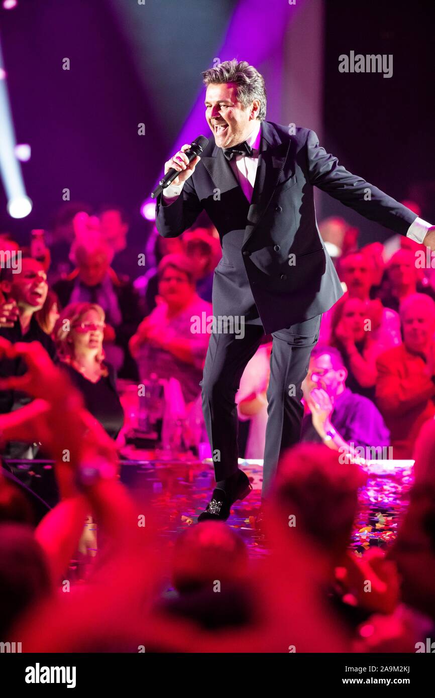 Offenburg, Germany. 15th Nov, 2019. The musician Thomas Anders performs ...