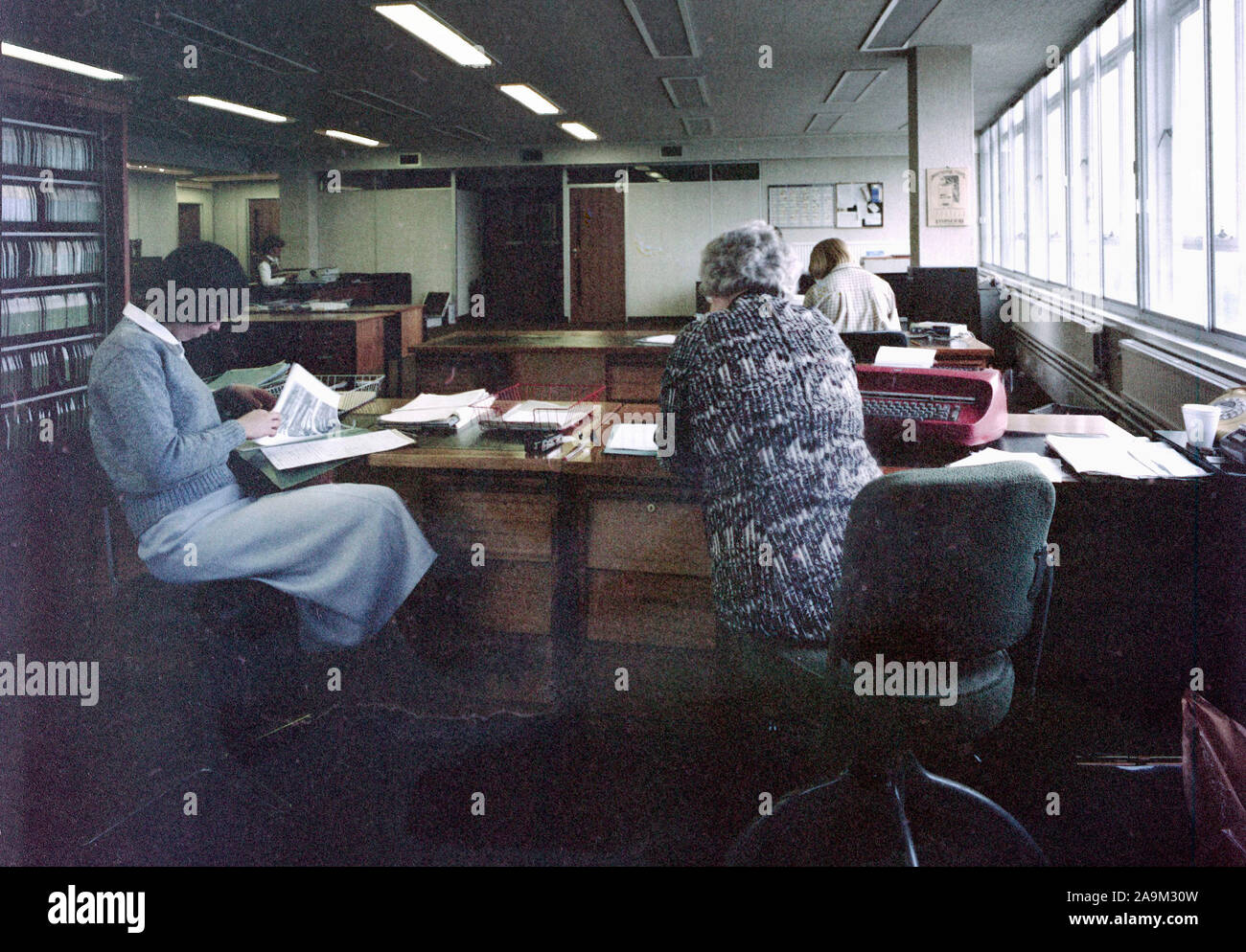 1980s office desks hi-res stock photography and images - Alamy