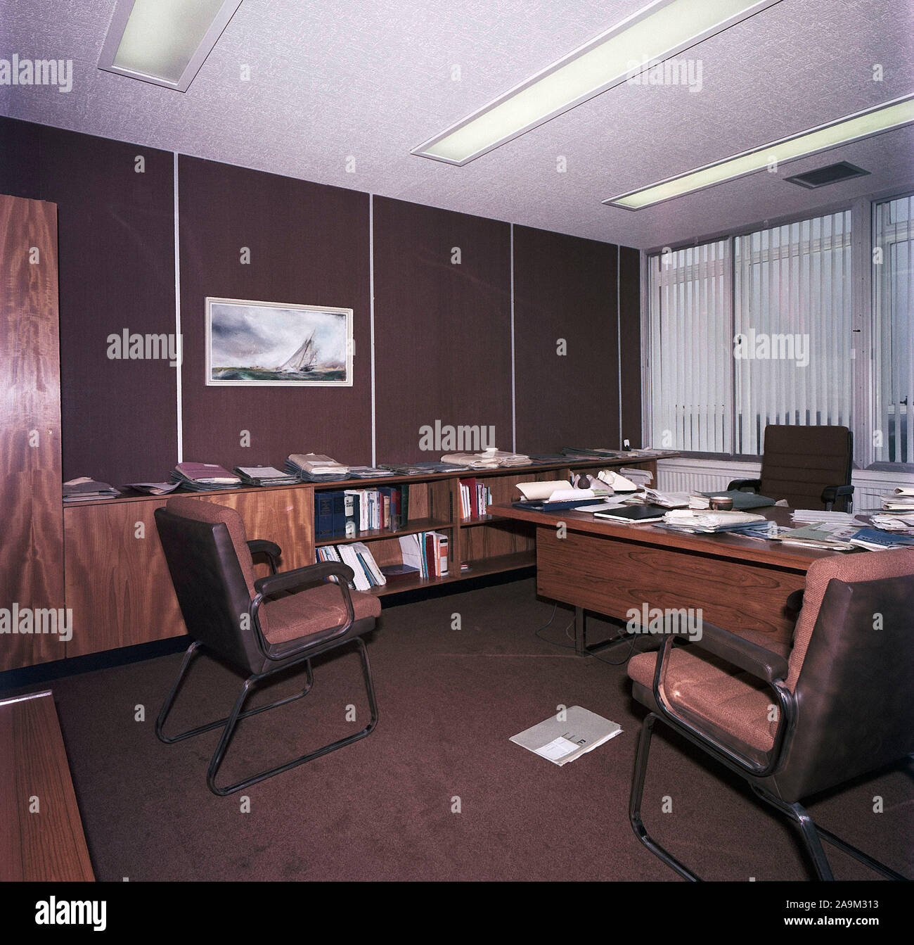 1980s office desks hi-res stock photography and images - Alamy