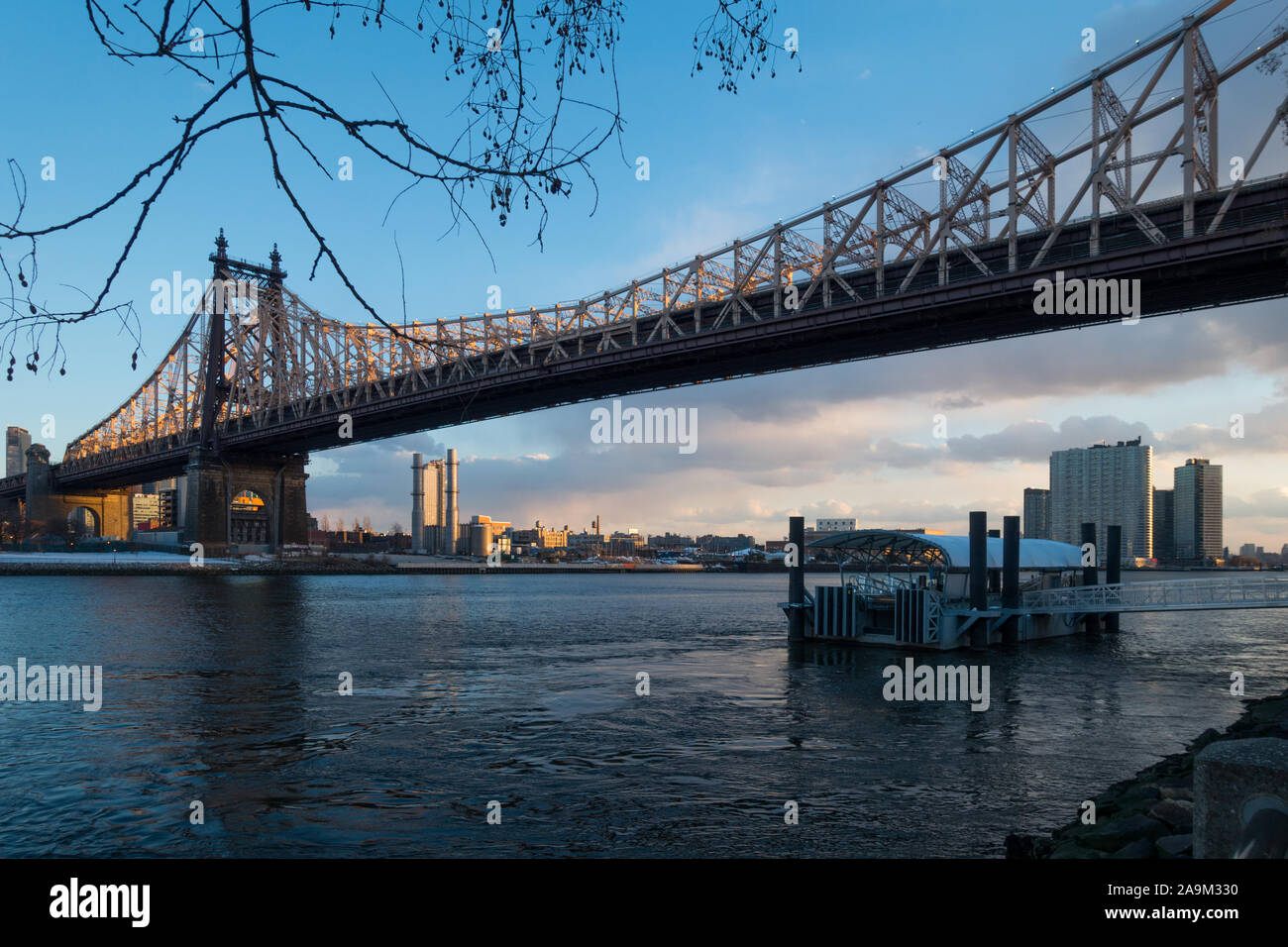 Ed koch bridge hi-res stock photography and images - Alamy