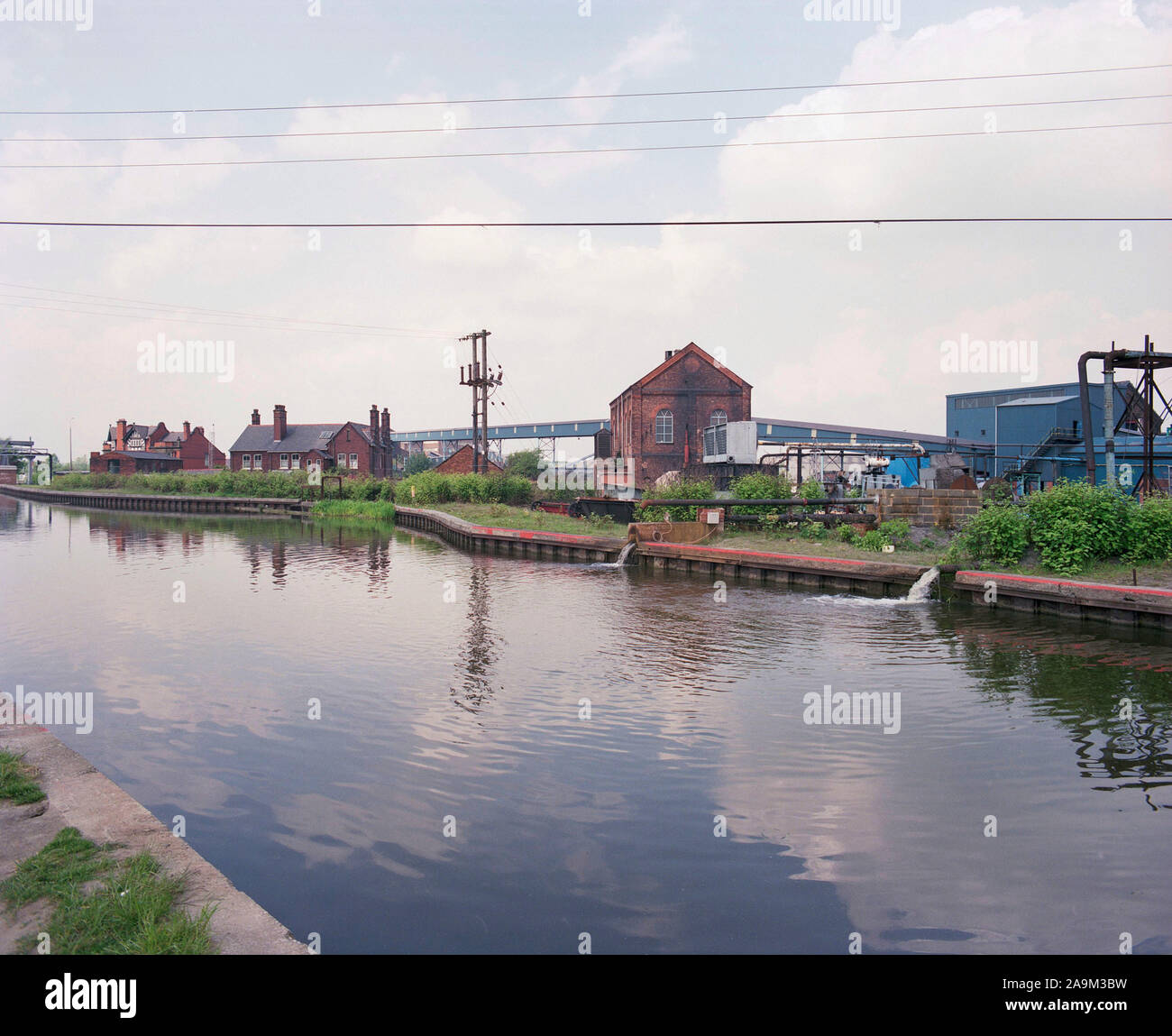 1989 Coal mine, Wigan, adjacent to Leeds/Liverpool Canal, Lancashire ...
