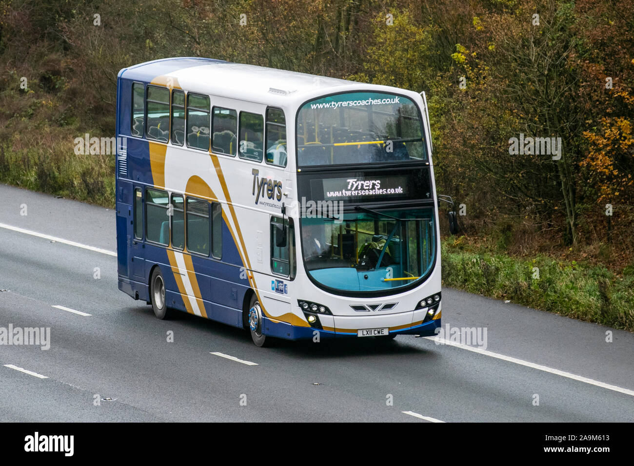 Female bus driver uk hi-res stock photography and images - Alamy