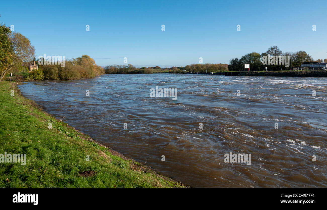 River Trent in Flood near Nottingham Stock Photo - Alamy