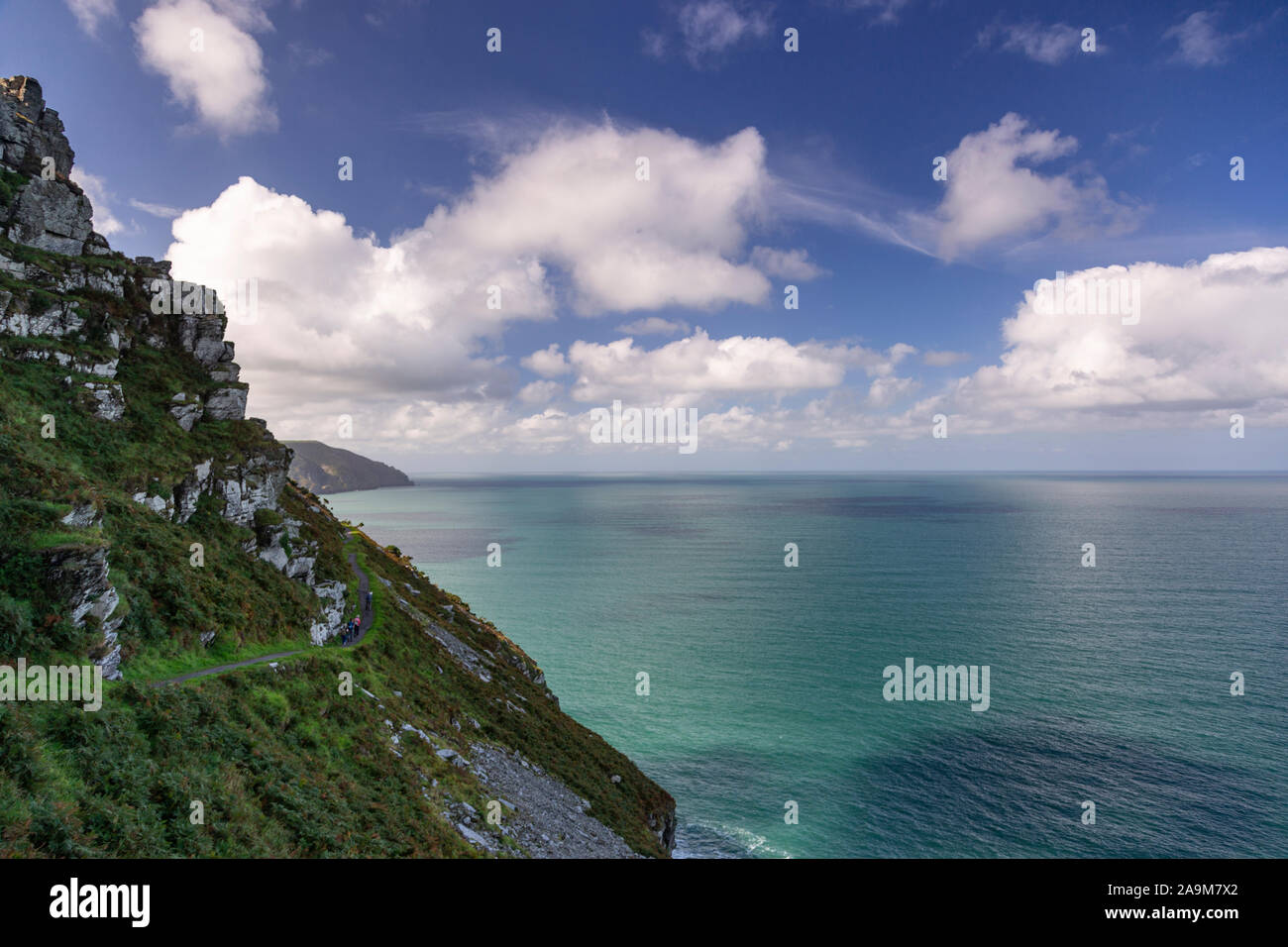 Ocean coast rocks cliffs summer hi-res stock photography and images - Alamy