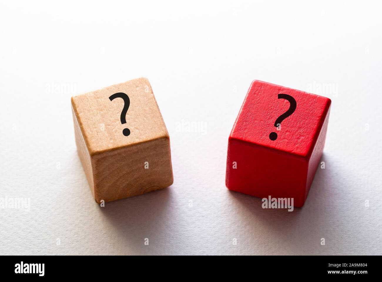 Question mark dice hi-res stock photography and images - Alamy
