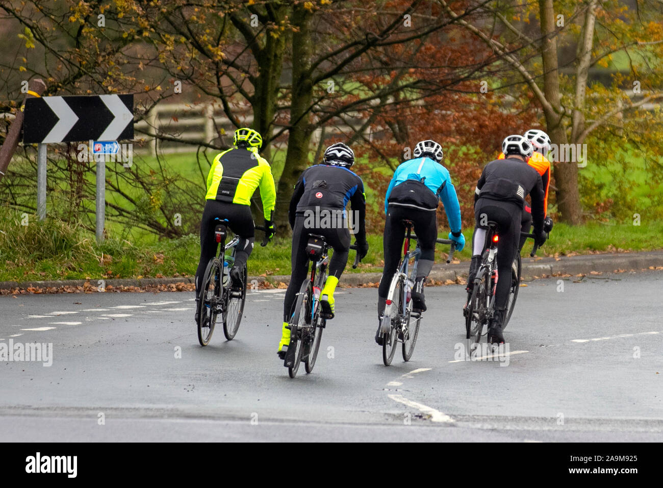 Cyclists with cars and action competition hi-res stock photography and ...
