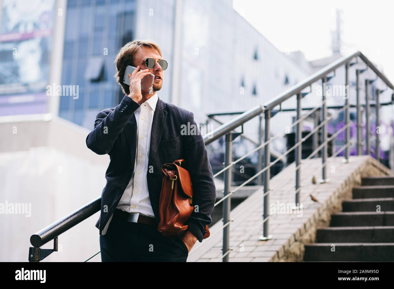 Hurry for work hi-res stock photography and images - Alamy