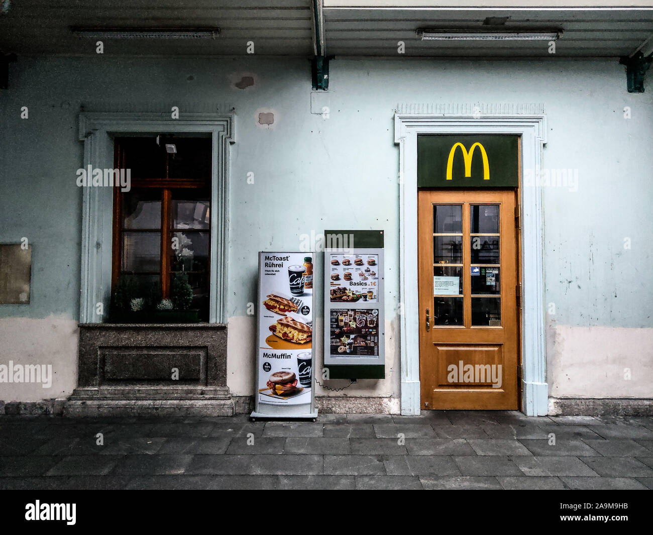 Muenchen pasing hi-res stock photography and images - Alamy