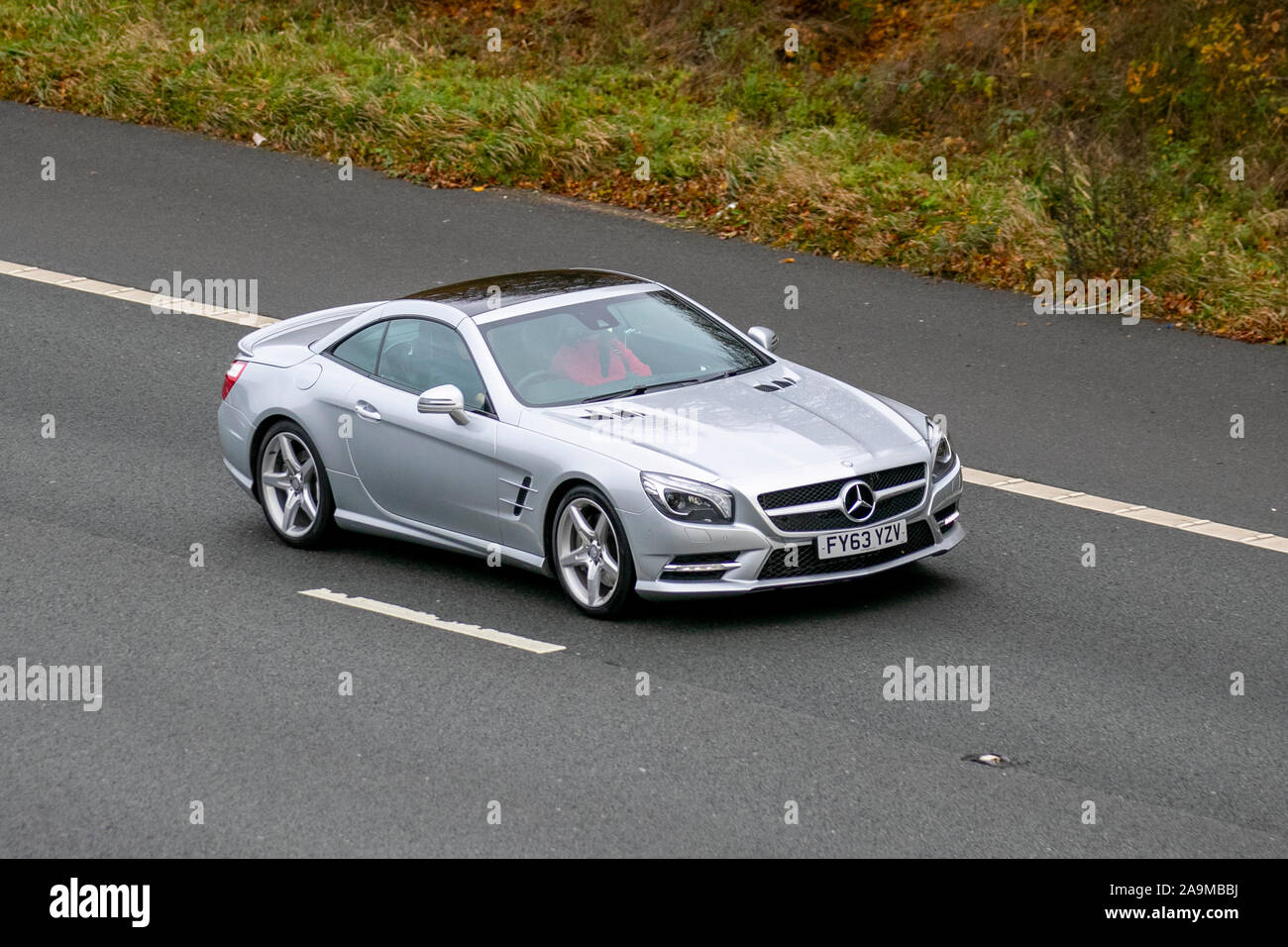 Mercedes 350 sl auto hi-res stock photography and images - Alamy