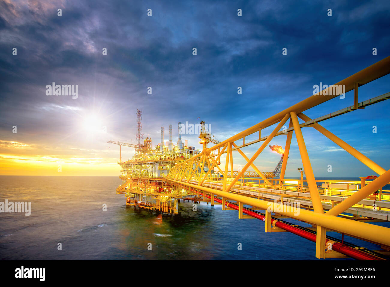 Large offshore drilling rig in the gulf at sunset Stock Photo - Alamy