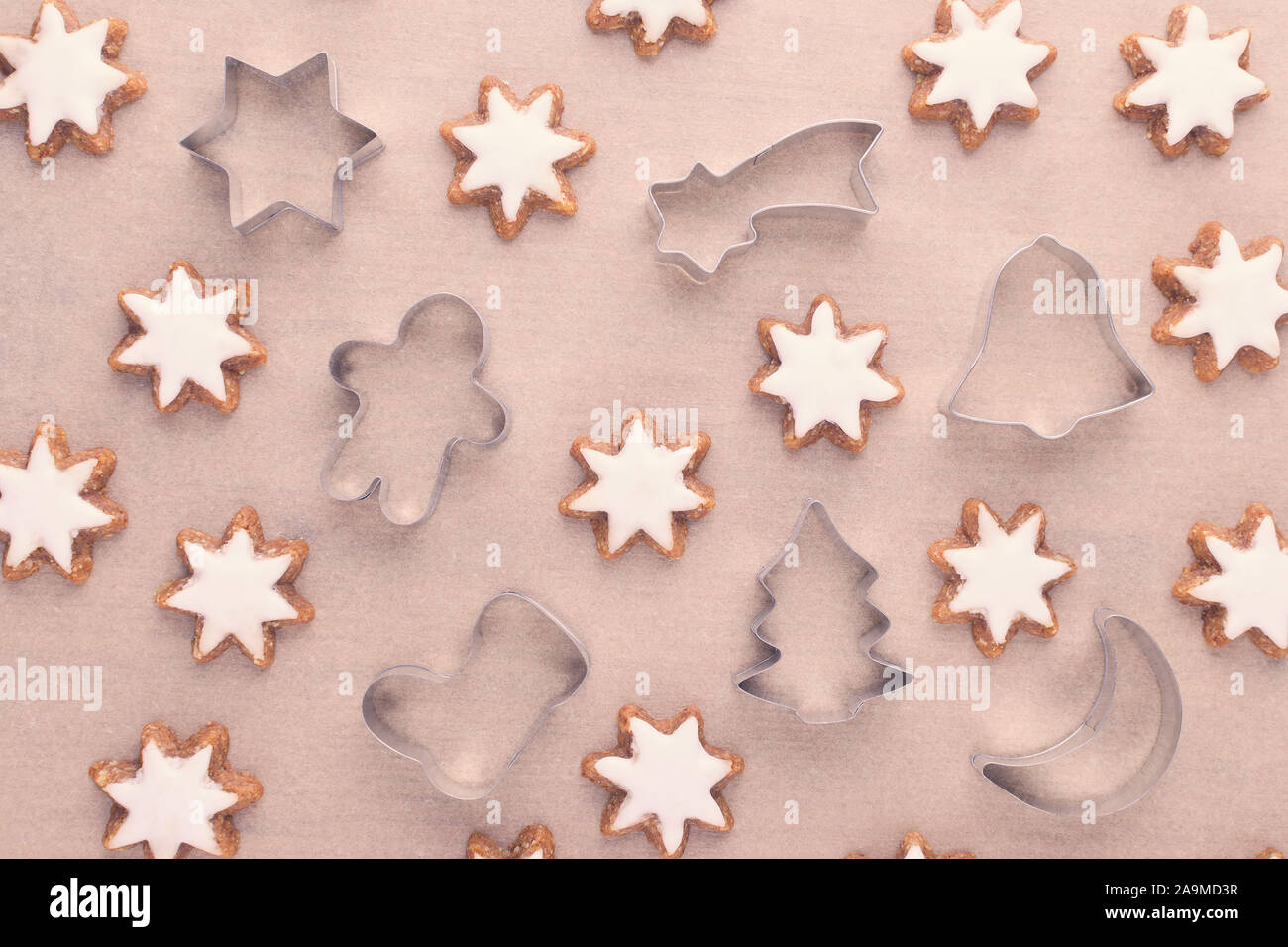 Wallpaper cutter hi-res stock photography and images - Alamy