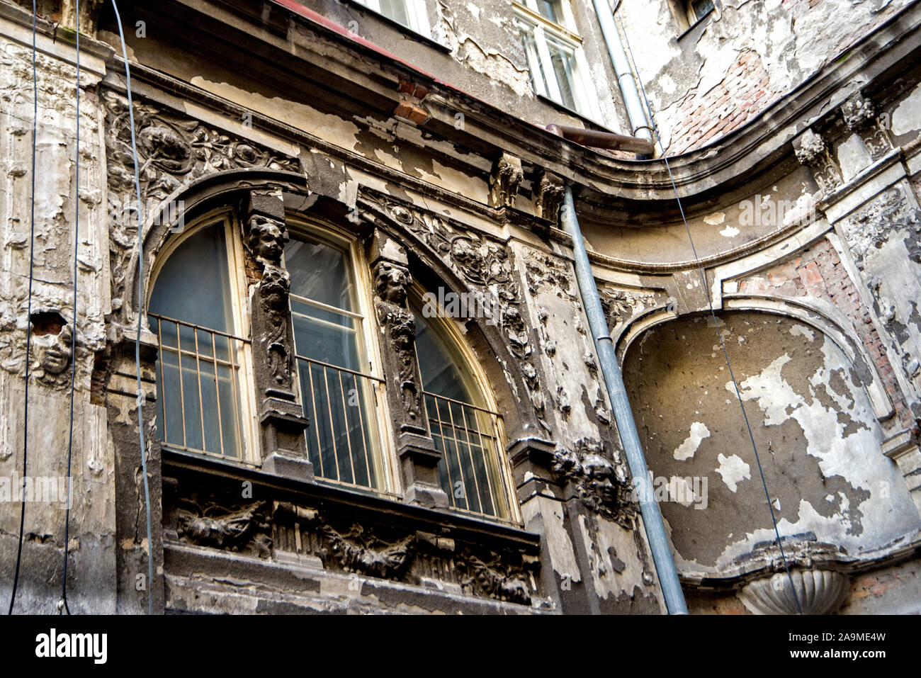 Old european architecture hi-res stock photography and images - Alamy