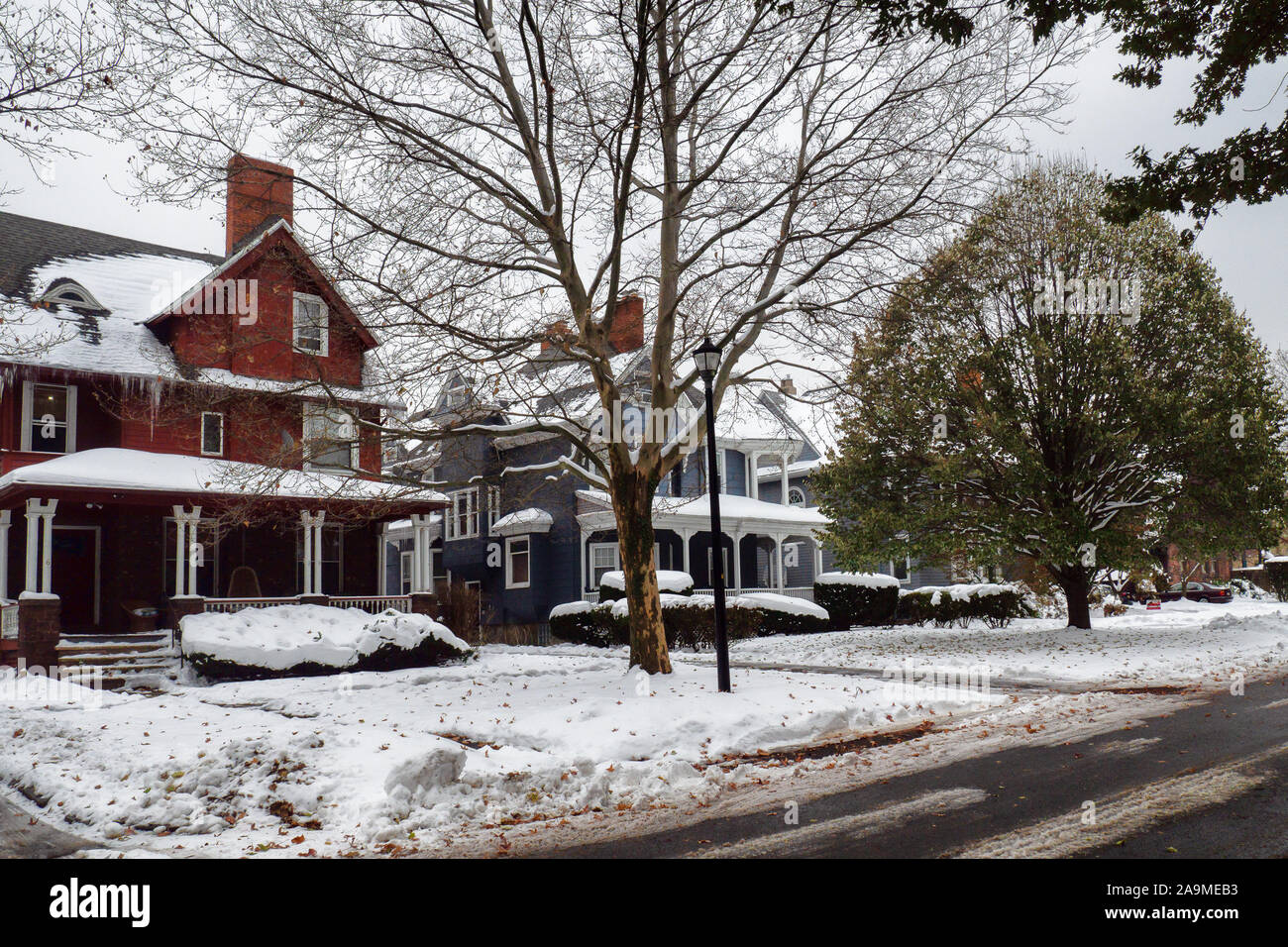 Residential neighborhood in winter hi-res stock photography and images ...