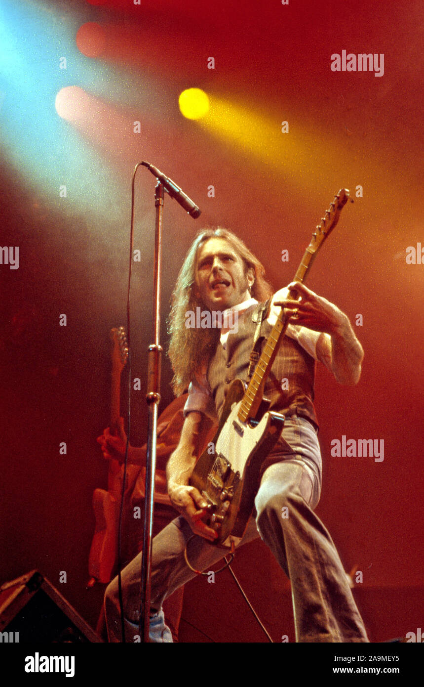 Status quo hi-res stock photography and images - Alamy