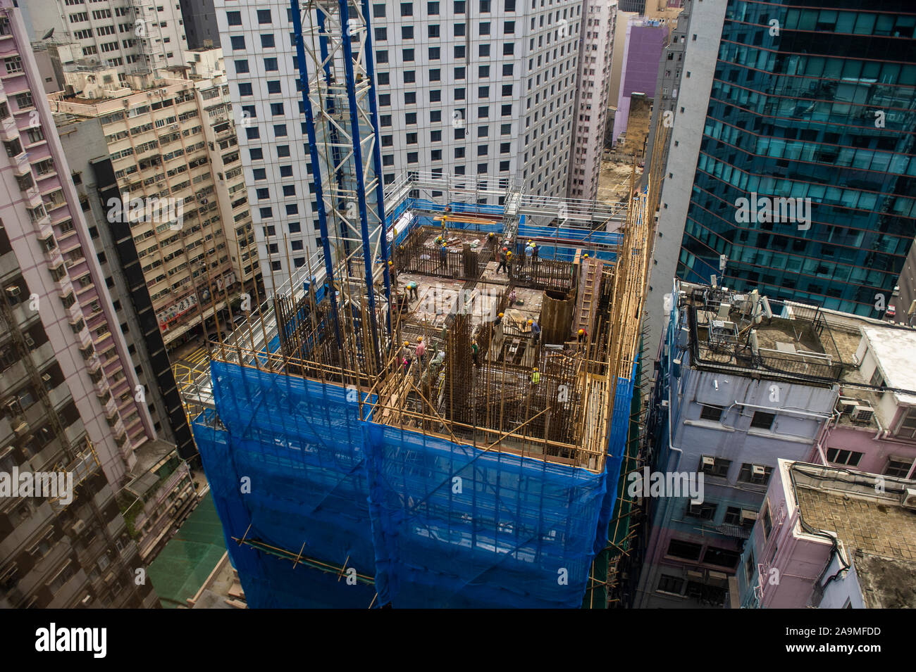 Bamboo Scaffolding Skyscraper Building Stock Photos & Bamboo Scaffolding Skyscraper Building ...