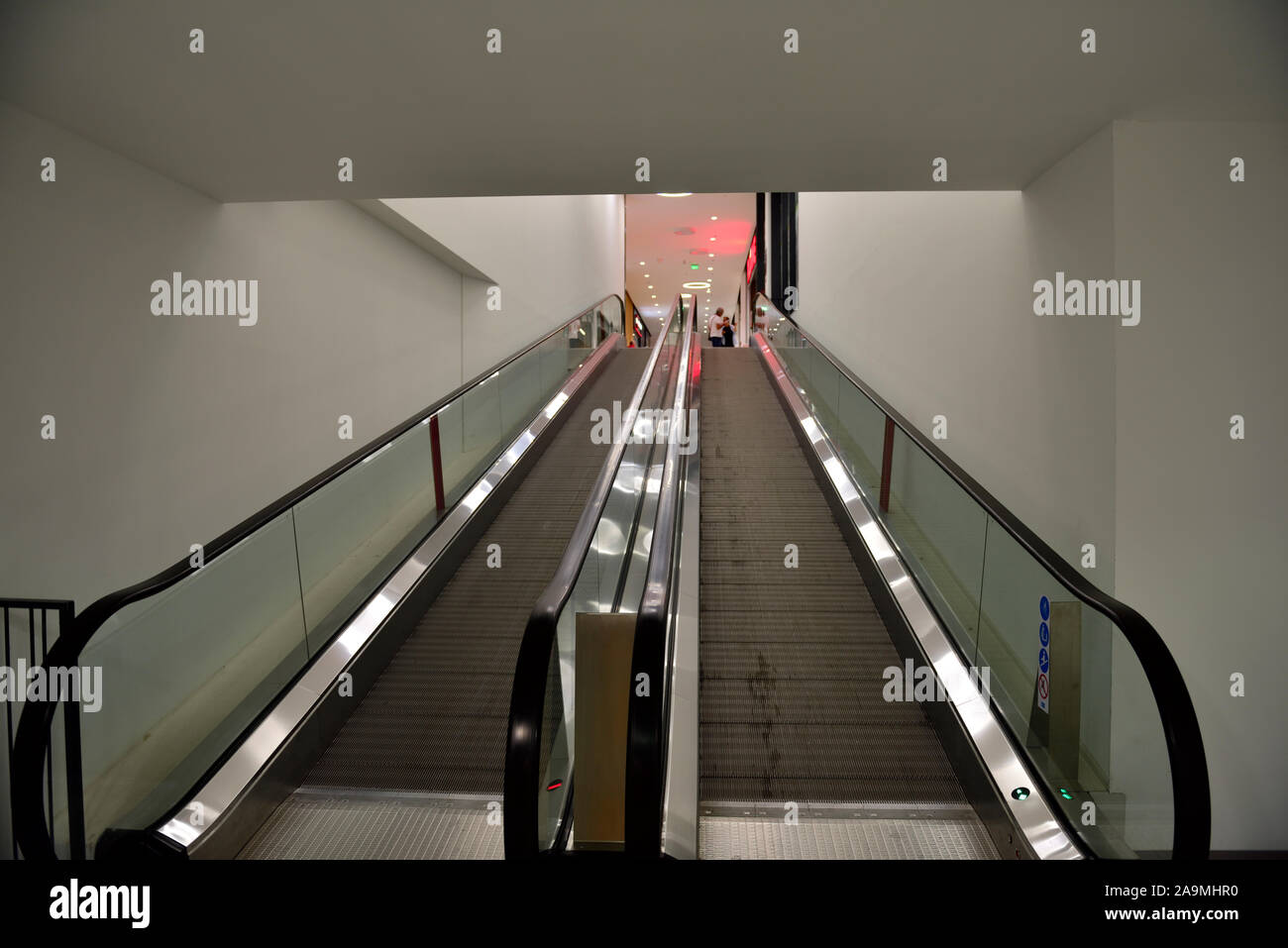 Step less escalator hi-res stock photography and images - Alamy
