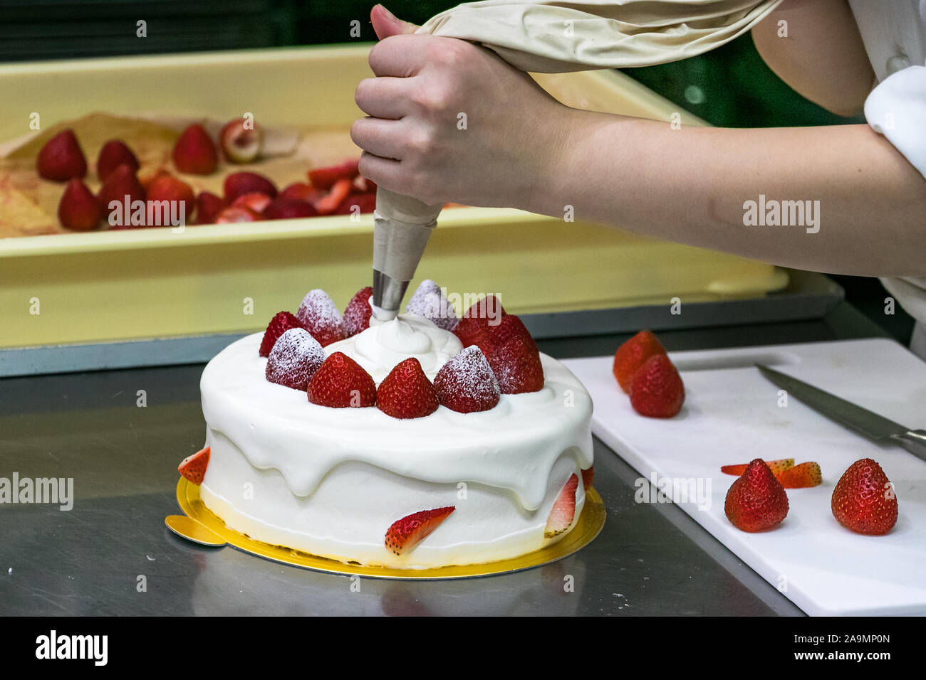 Female chef cake hi-res stock photography and images - Alamy