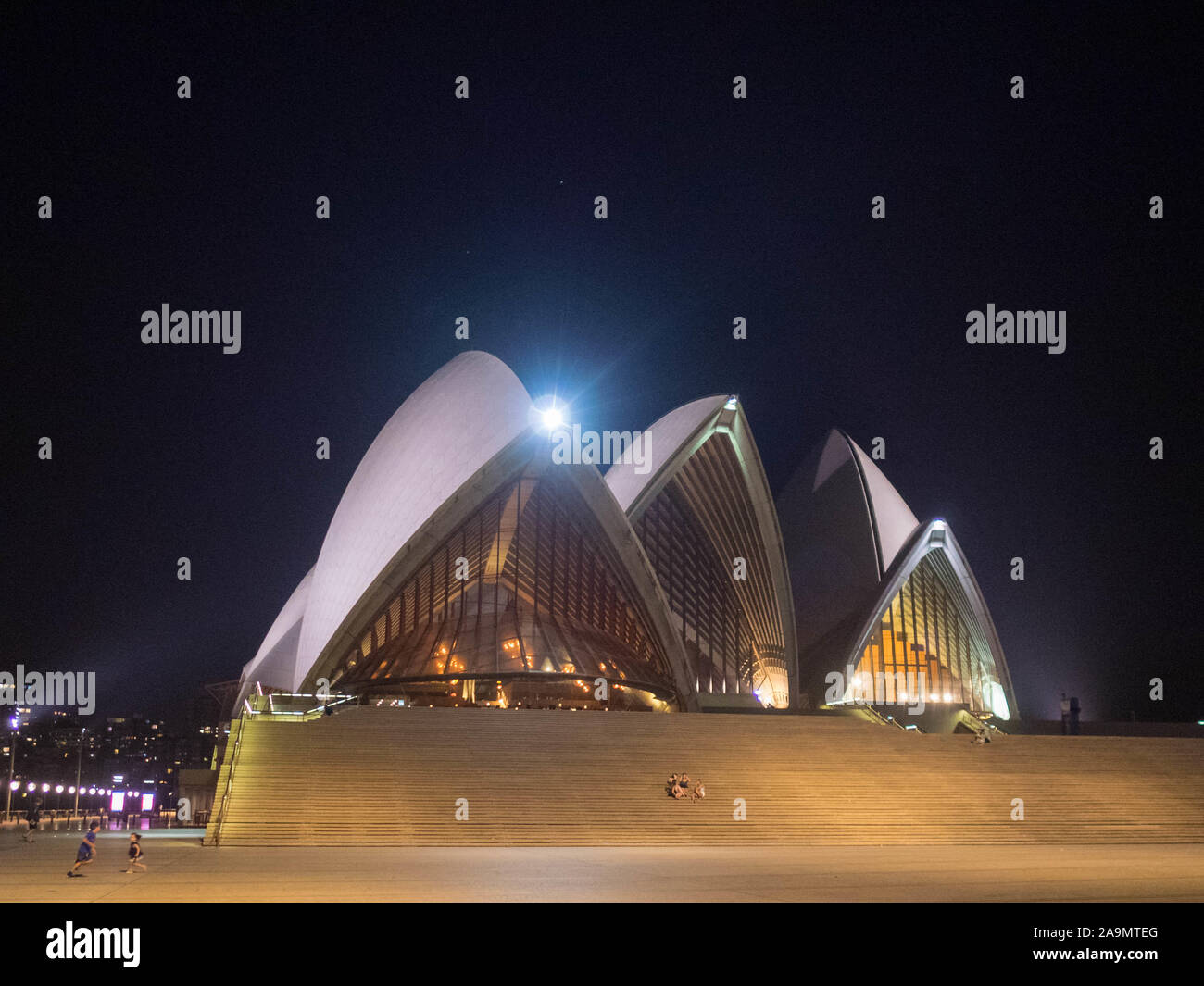 Sydney opera house night hi-res stock photography and images - Alamy
