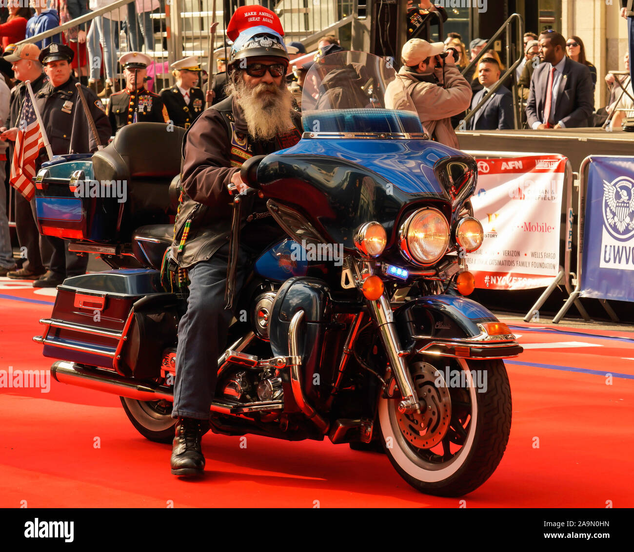 Choppers parade hi-res stock photography and images - Alamy