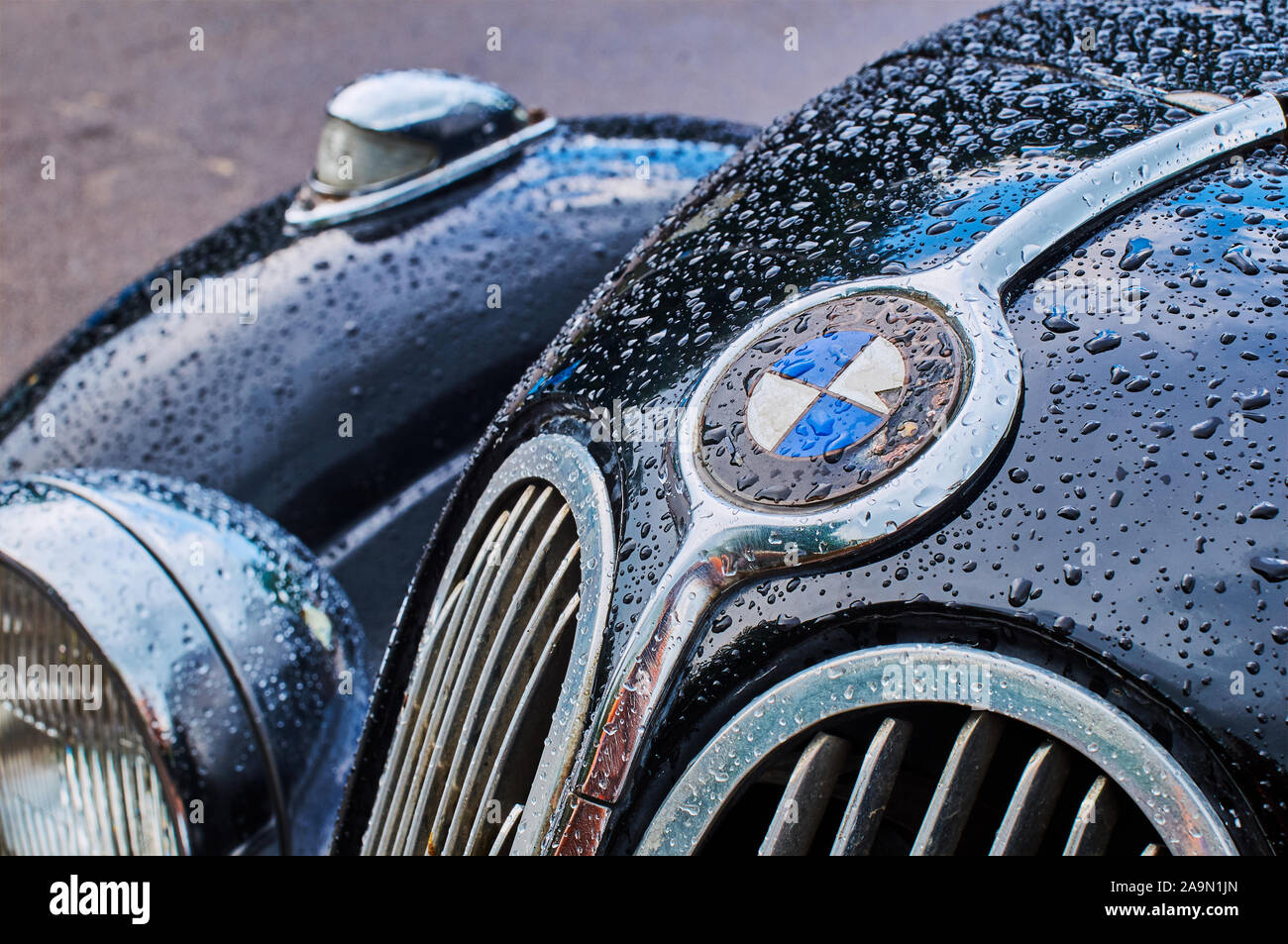 Bmw Six Cylinder Engine High Resolution Stock Photography and Images ...