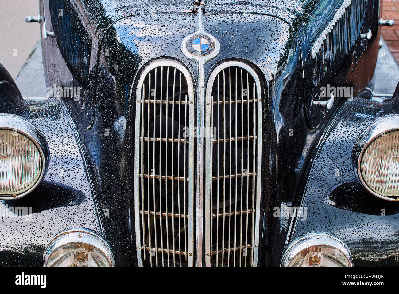 Bmw six cylinder engine hi-res stock photography and images - Alamy