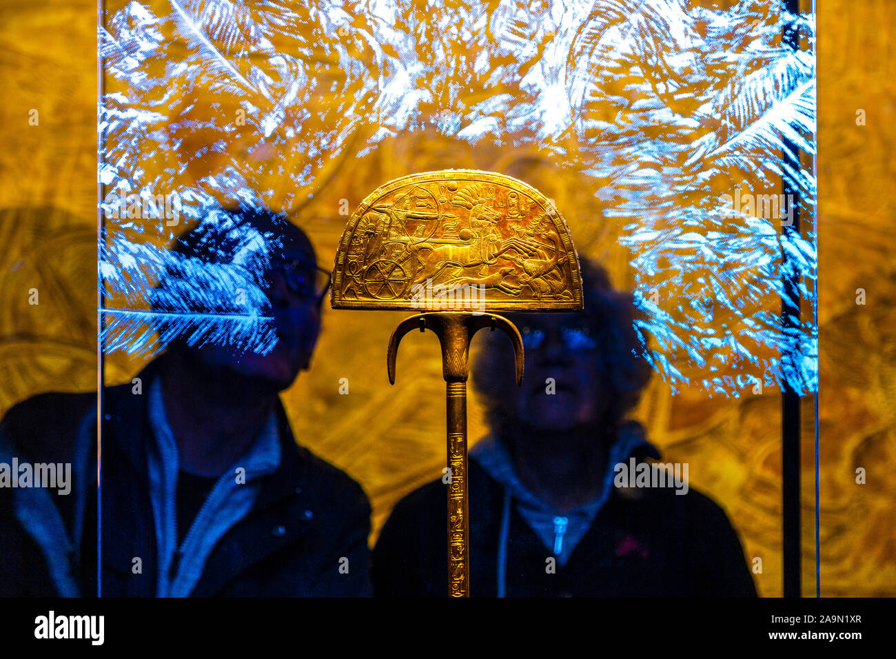 The tutankhamun exhibition hi-res stock photography and images - Alamy