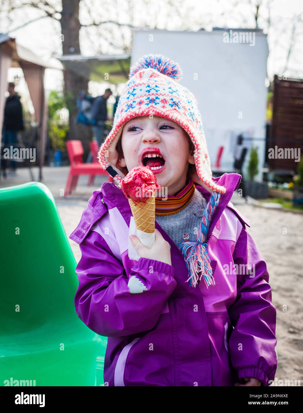 Ice cream bites hi-res stock photography and images - Alamy