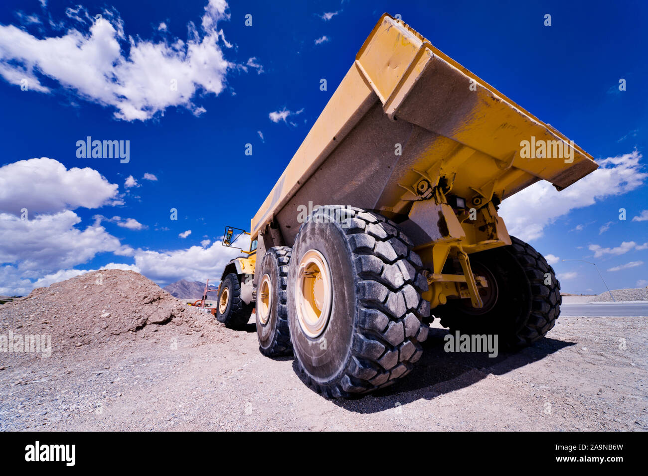 Construction equipment dump truck hi-res stock photography and images ...
